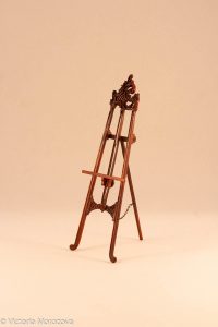 Italian easel | Victoria Morozova Miniatures